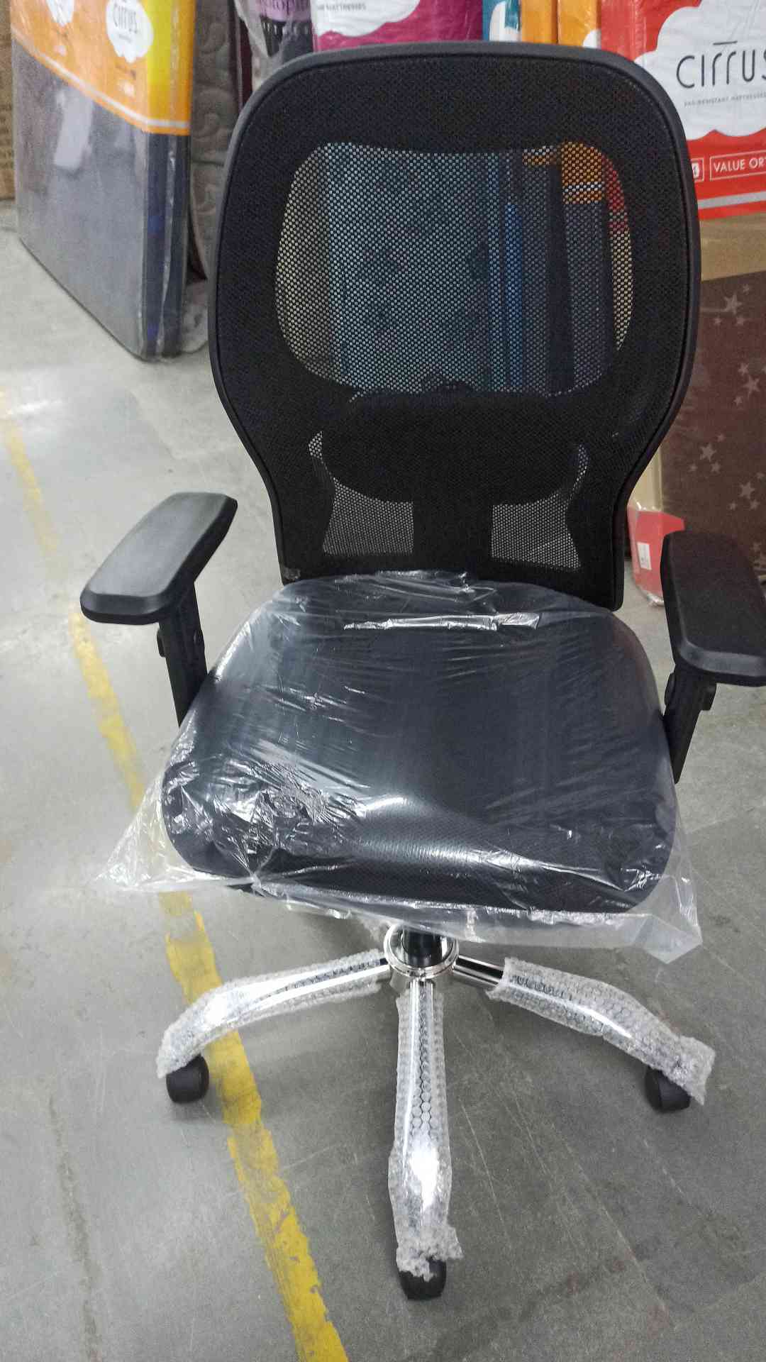 Marvel Medium Back chair - Executive Chair | JFA.IN