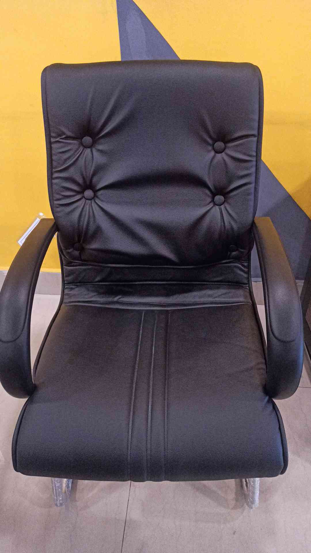 1020 Leatherite Visitor Chair - Visitor Chair in Chennai | JFA.IN